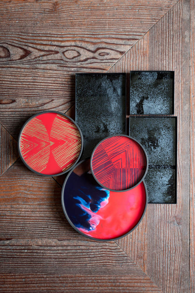 Tác Glass Valet Tray Round S, midnight linear circles | DesignVille